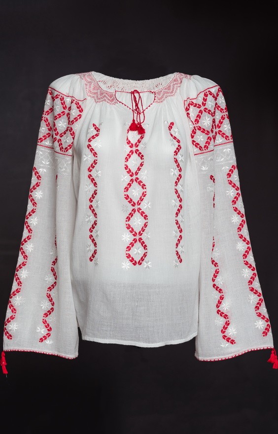 Rumänisches Kleid von Moldau - Traditionelle Rumänische Bluse
