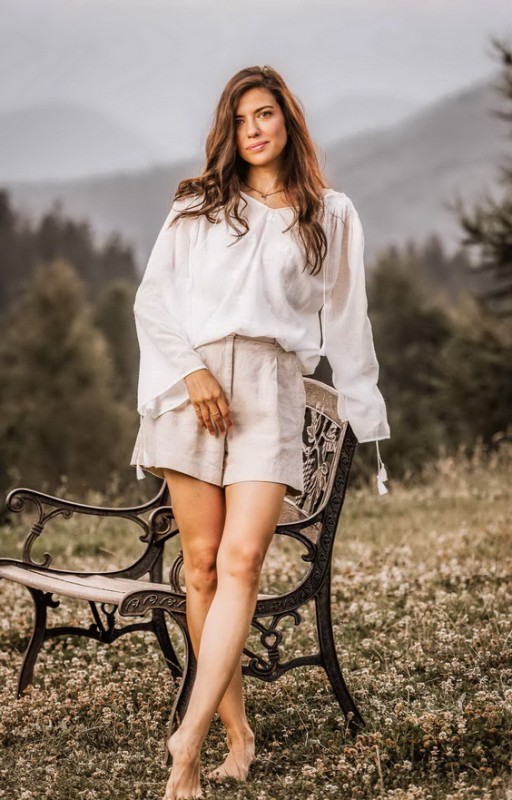 ie populara alba, ie traditionala romaneasca de vanzare